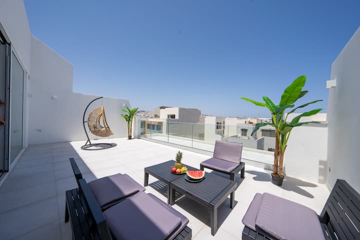 Modernterranean Penthouse, St Julian’s, Paceville - Valletta