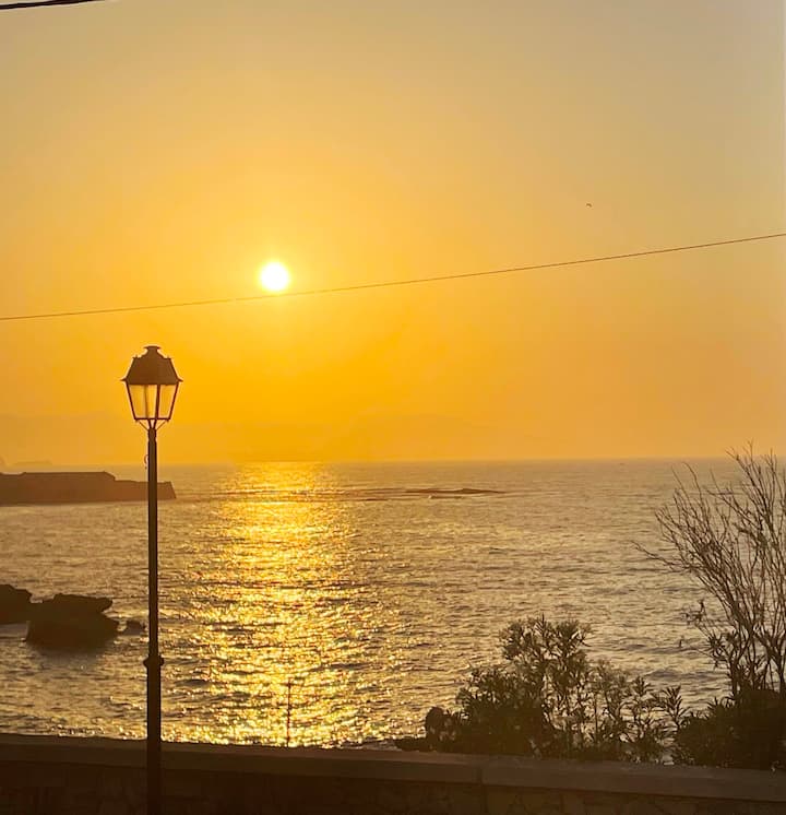 Naos-sea Front Vacation Rental - Chania