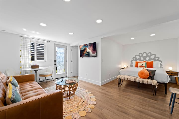 Urban Casita: Stylish, Patio & Prime Walkability! - Marina - San Diego