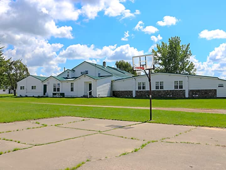 Camp Lodge Suite - Caro, MI