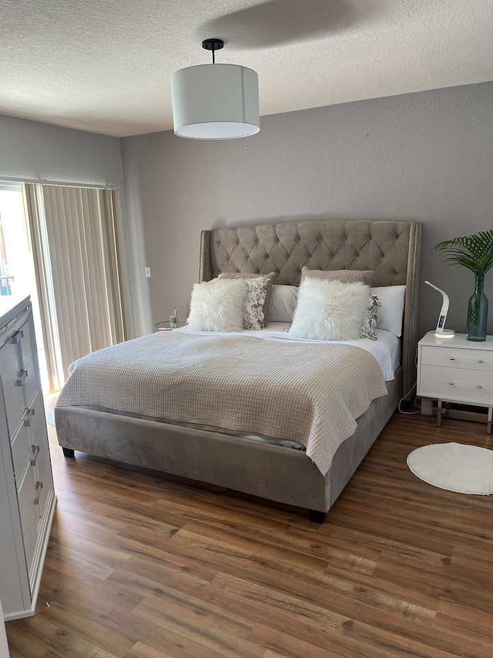 2 Bedrooms 2 Bathrooms - Tamarac, FL