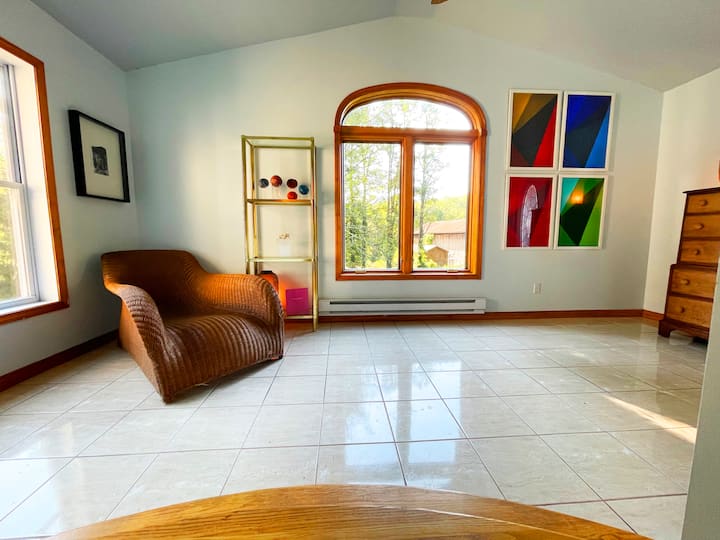 Cozy & Fun New Paltz Retreat: 2 Acres Of Privacy - Highland, NY