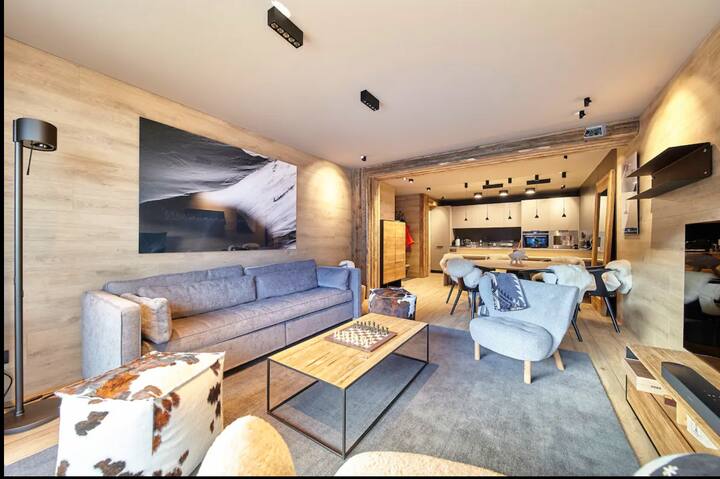 Luxury Treeline 2br Residence With Hot Tub - Andorra