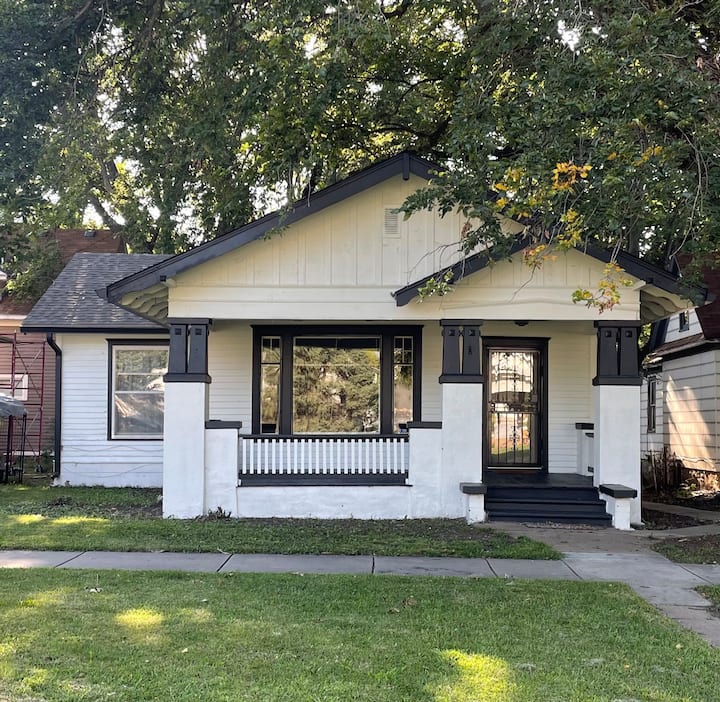 Historic Topeka Charmer- Convenient To Downtown - Topeka, KS