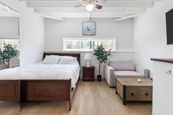 Cozy Crown Point Beach Studio W/ New Ac Unit - San Diego, CA