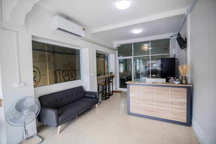 Private Double Room Near Khaosarn Road - 방콕