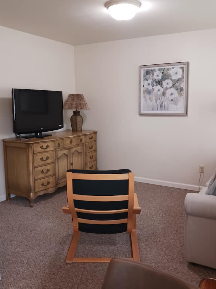 Charming Garden Apartment. - Viento State Park, Cascade Locks