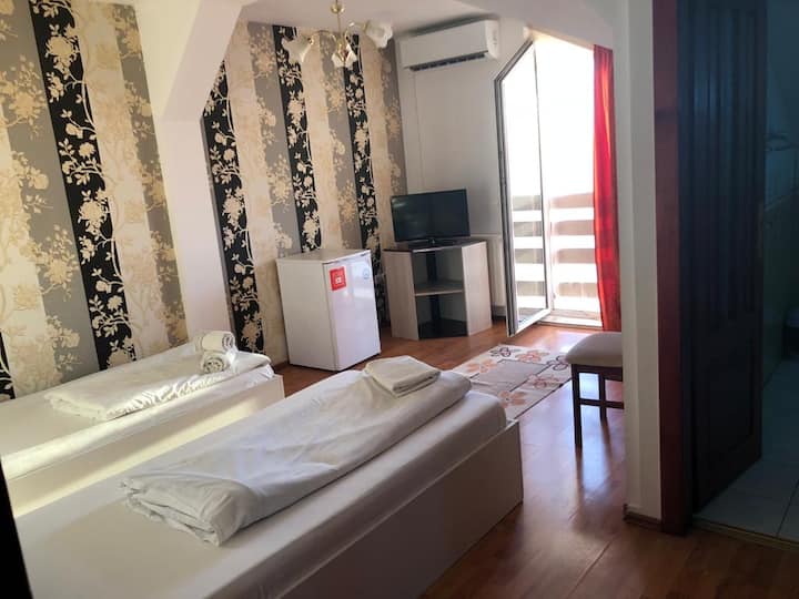 Pensiunea Rozeclas,bai,parcare M - Oradea