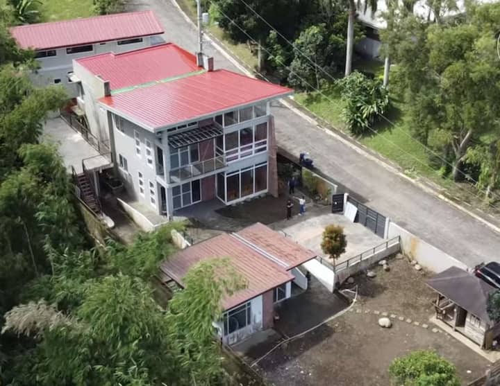 Huge Modern House For Big Family Across Clubhouse - Silang