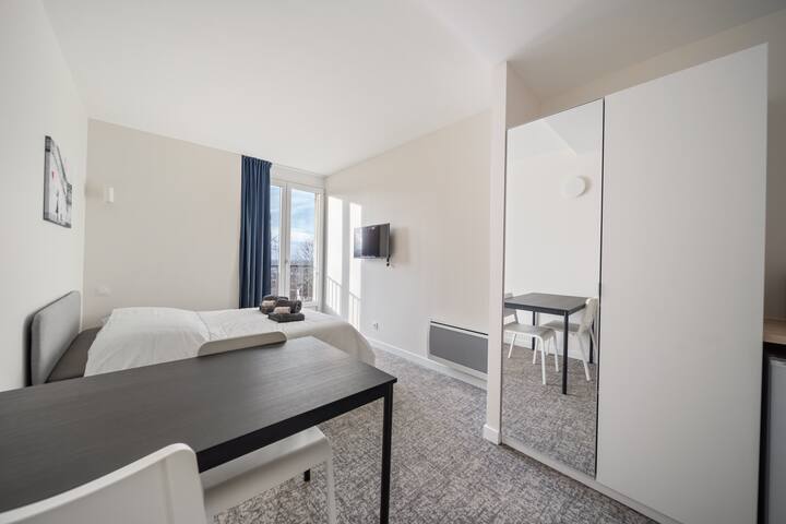 Le Mont Neuf: Chbre + Cuisine/wifitv/parking - Baume-les-Messieurs