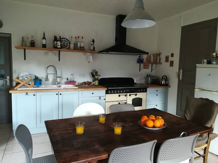 Petite Maison Dans Cocon De Verdure - Saou