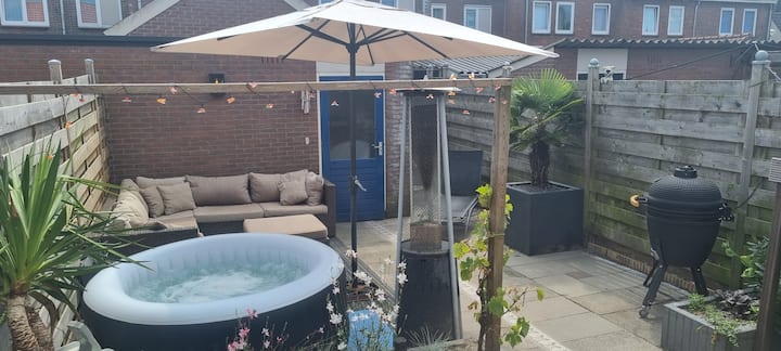 Garden, Jacuzzi & City Centre - Heerhugowaard