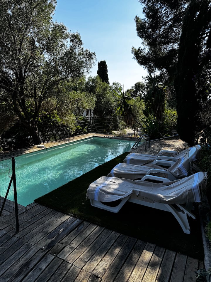 Maison Centre Ville Piscine - Le Lavandou