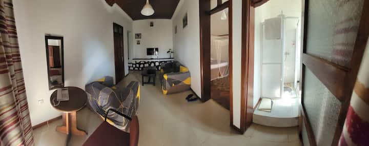Chambre/room Hôtel 3 - Bukavu