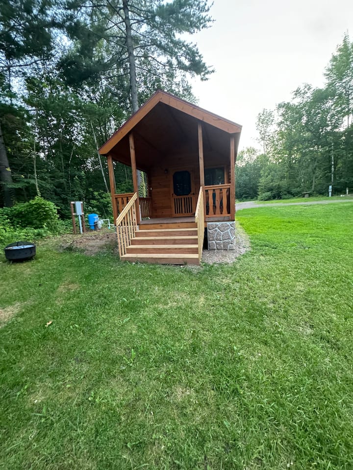 Holcombe Hideout Cabin - Wisconsin