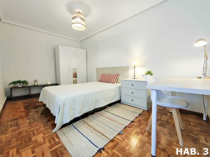 Piso Con 4 Dormitorios - Valladolid
