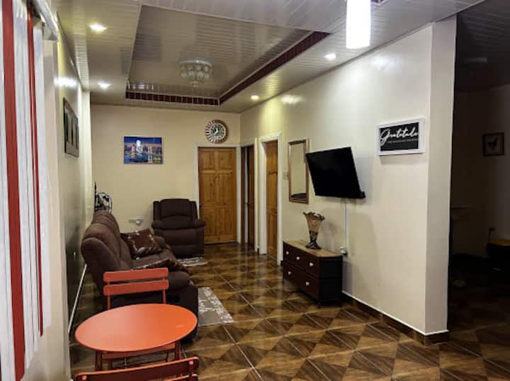 Paney's Hub 2bd Apt- 2min Walk To Sheriff - Guyana