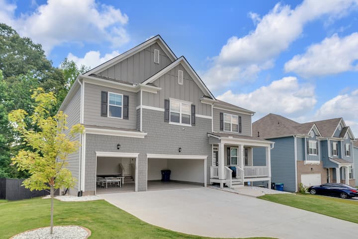 New! Luxury Golden Rental - South Fulton, GA