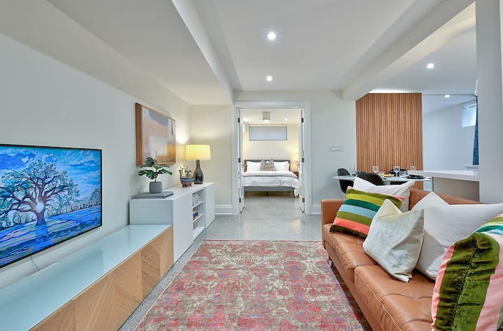 Modern 2 Bedroom Apartment In Little Italy - Toronto