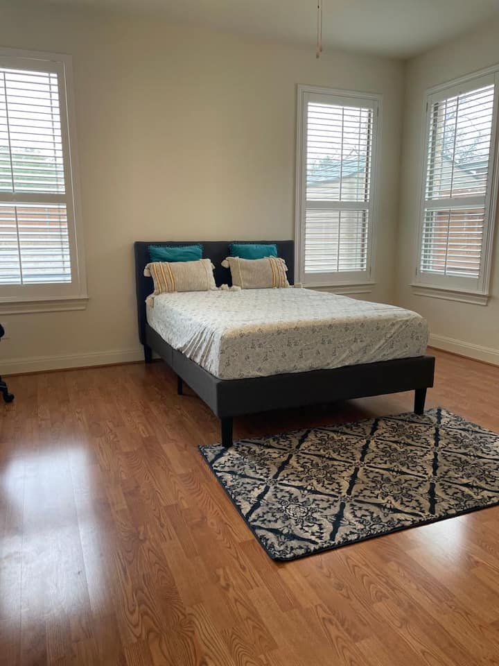 Private Room, Bath And Kitchen - Cedar Park, TX