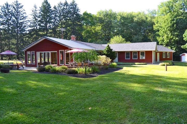 27 Acre Wine Country Estate - Geneva-on-the-Lake, OH