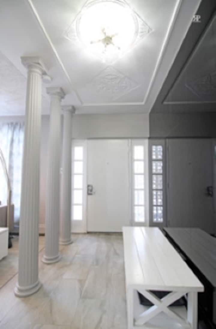 The Penthouse On Broadway. - Yorkton