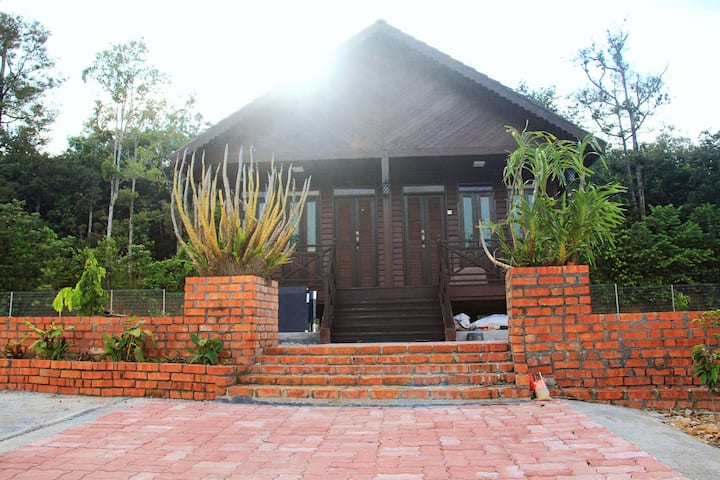 Traditional Garden Homestay - Mantin