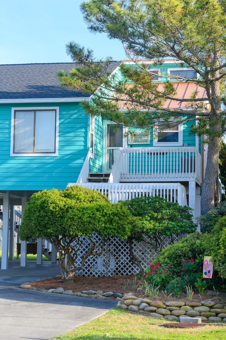 "Hooked On Holden"  Beach House - Holden Beach, NC