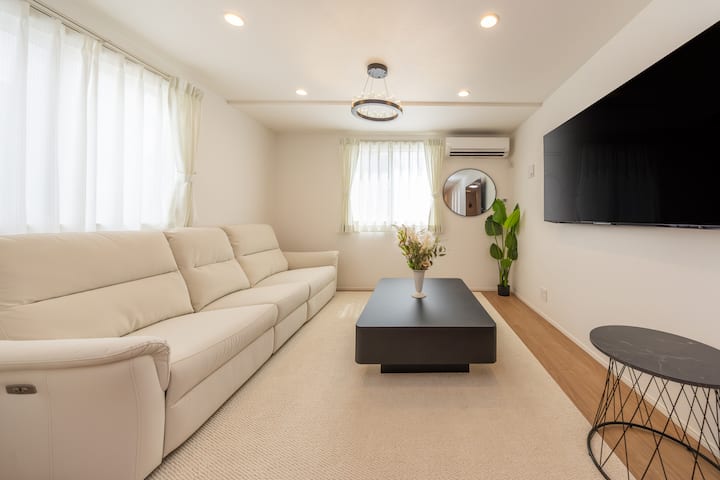 【上野駅電車8分】東京都内新築 85㎡/駅徒歩6分/最大8名/無料駐車場/東京・上野・秋葉原駅直通 - Ueno