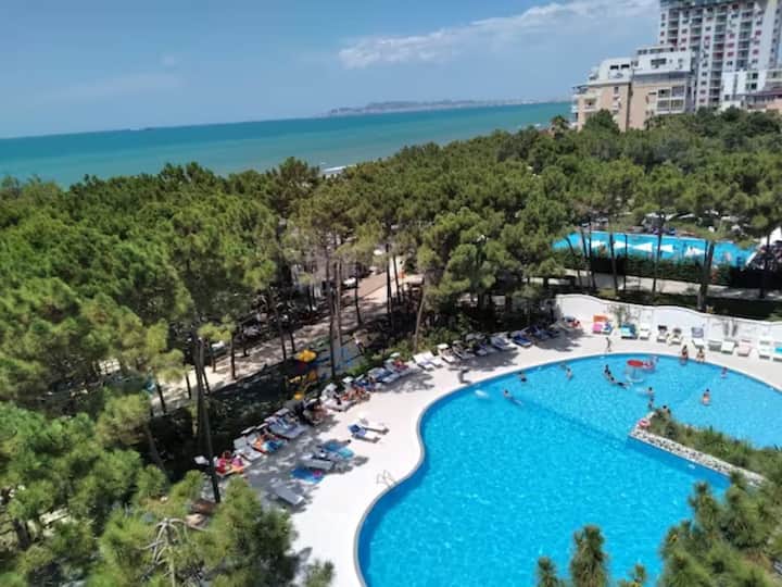 Ayla Apartments 444 M2 - Albania