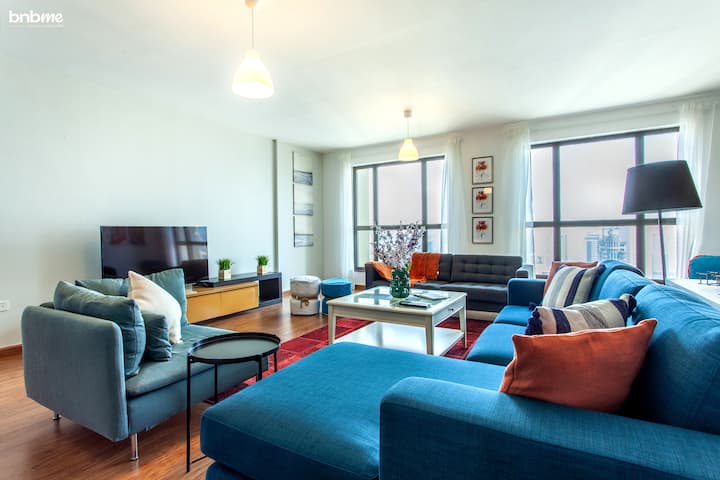 Beachfront Jbr Apartment, Walk To Beach & Dining - Dubai Marina