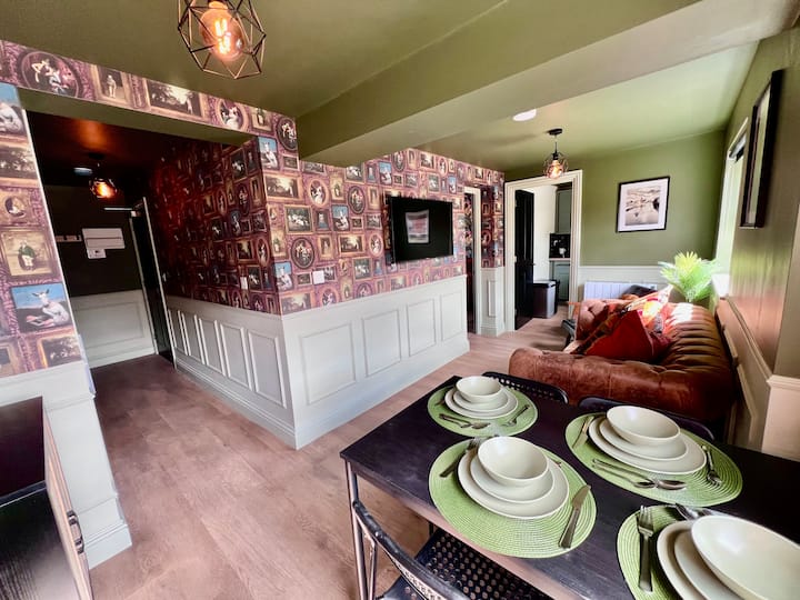 Quirky And Cosy Flat Conversion. - Worcester