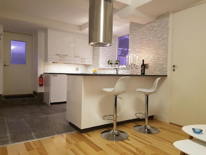 1:a I Toppskick Och Granne Med Ringmuren - Visby