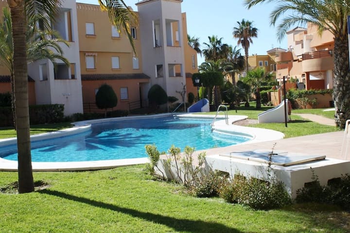 Solo Naturistas En Planta Baja - Vera