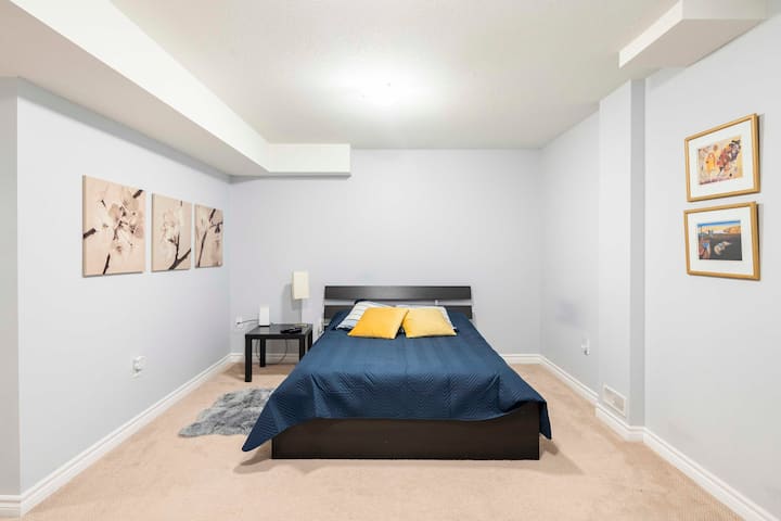 Room In Guelph - Guelph
