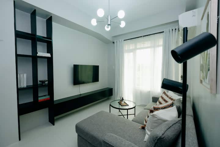 Spacious Unit For Two: Free Parking | Pool & Gym - Cebu City