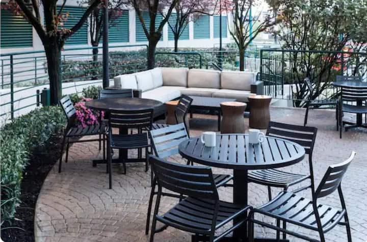 Suite, 2 Bedrooms, Non Smoking, Balcony - Seattle, WA