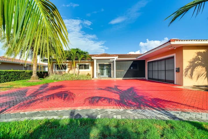 Bayfront Home With Hot Tub! - Pinellas Park, FL