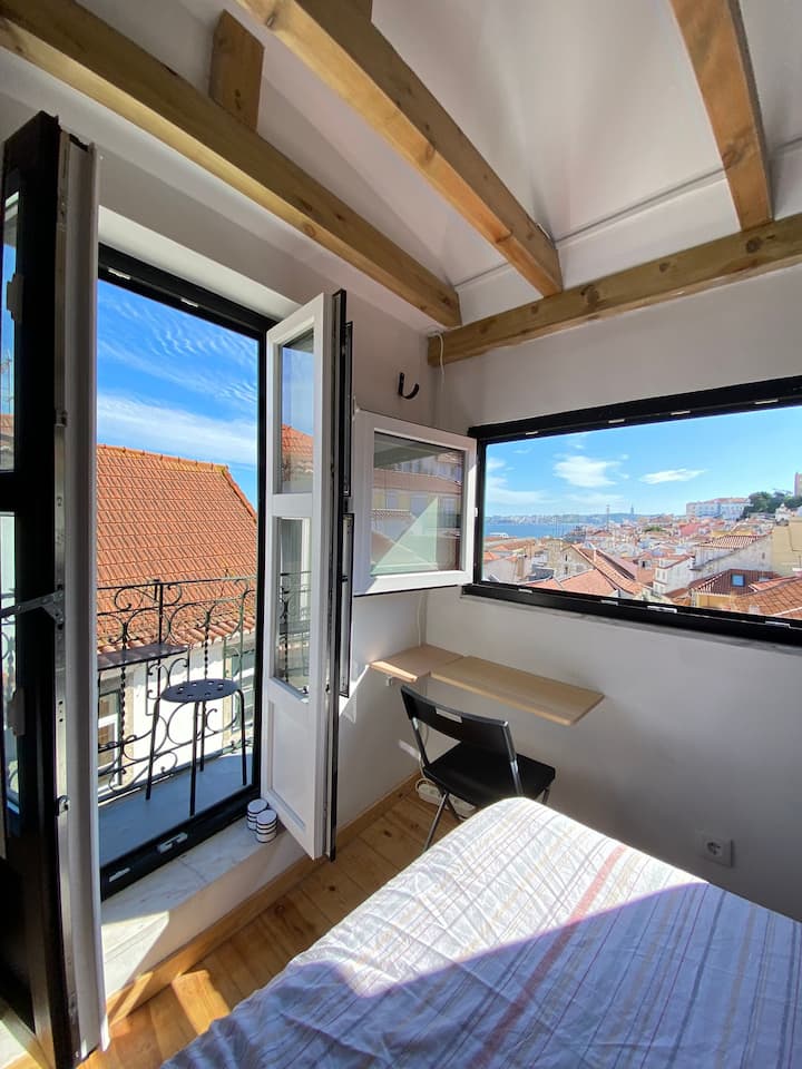 Duplex 4to Piso Em Alfama - Lisbon