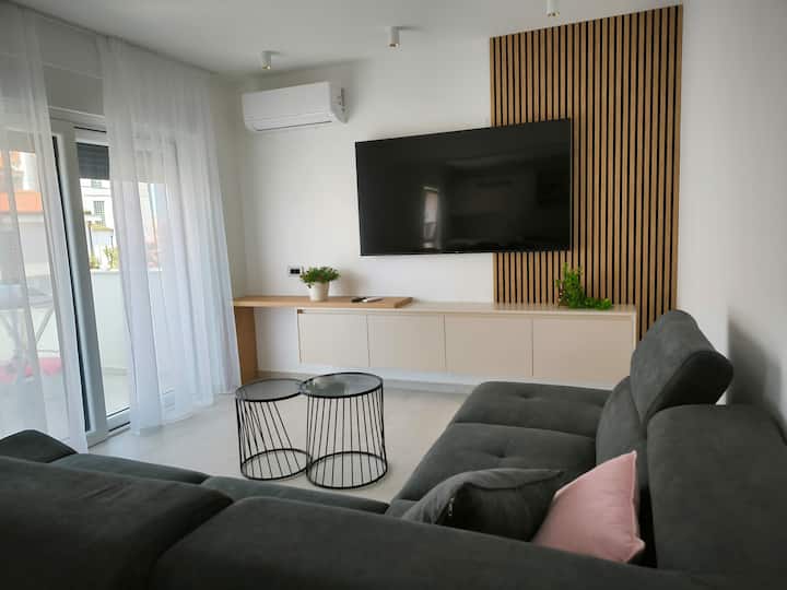 Deluxe Apartment - Tisno