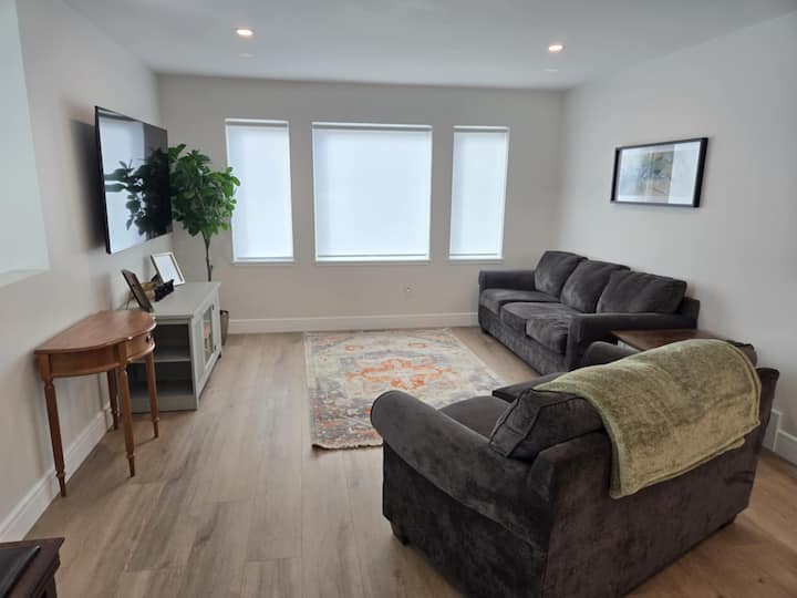 Bright Daylight Suite - Kamloops