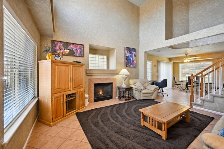 Spacious 3br/2.5ba Home - Close To Denver Airport! - Denver