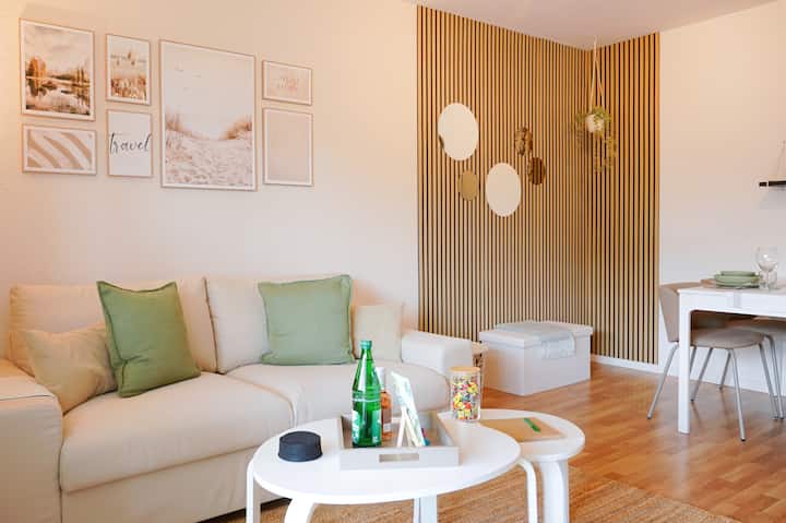 South Terrace, Parking, Near Dus, Business-ready - Kaarst