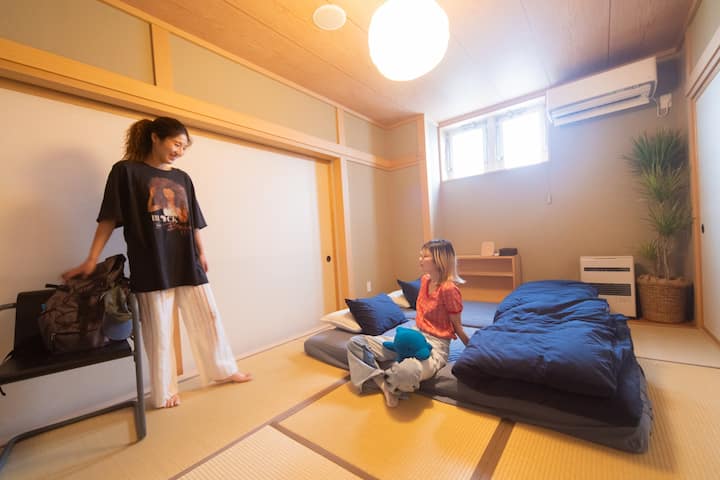 プライベート空間でゆったりできる和室ドミトリー - Hirosaki