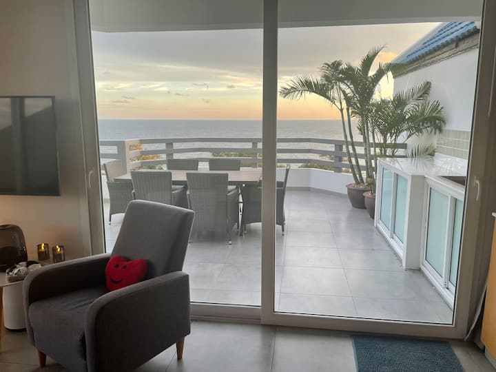 Stylish, Huge Balcony, Sea-views - Ko Samet
