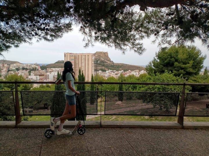 Costa Blanca, Vistas Al Castillo De San Fernando - Alicante