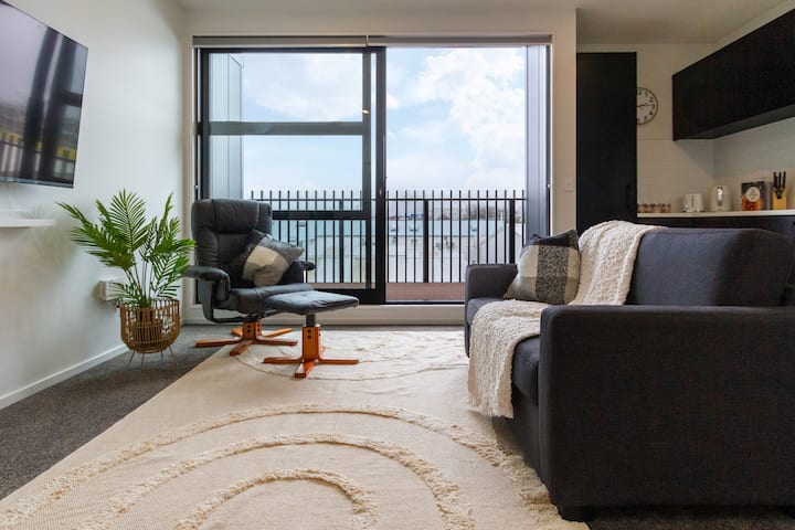 Unique Stadium View In St Asaph 2 Bed 2 Bath - Christchurch