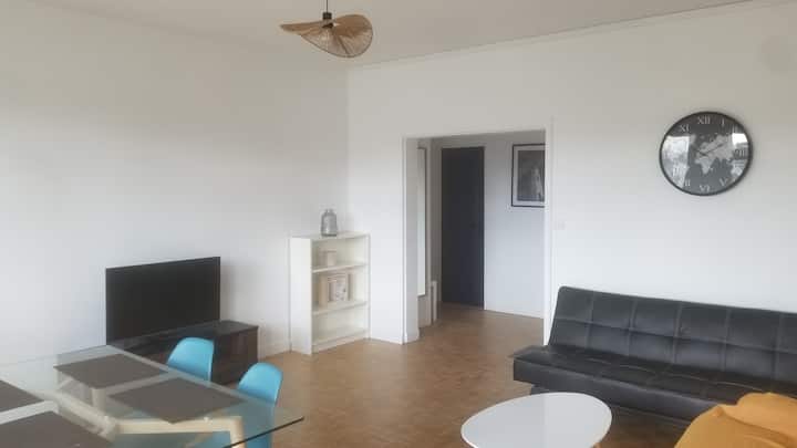Chambre En Centre-ville De Laval - Laval