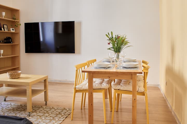 Tibersail: Luminoso Bilocale A San Lorenzo - Rome