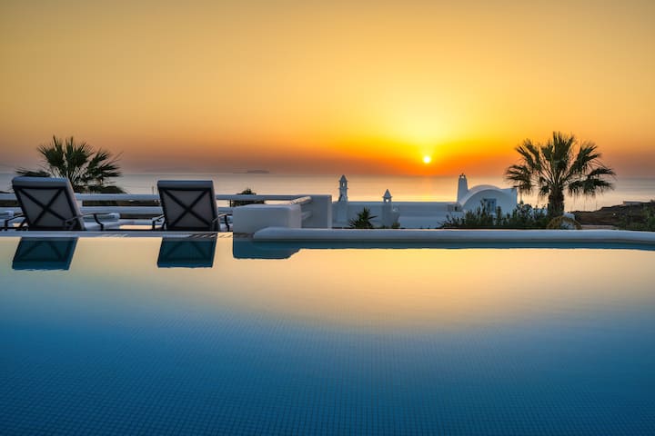 Apanema Three Bedroom Villa With Pool&jacuzzi - Santorini